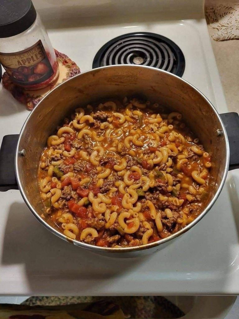 One-Pot American Goulash – Sweet Recipes